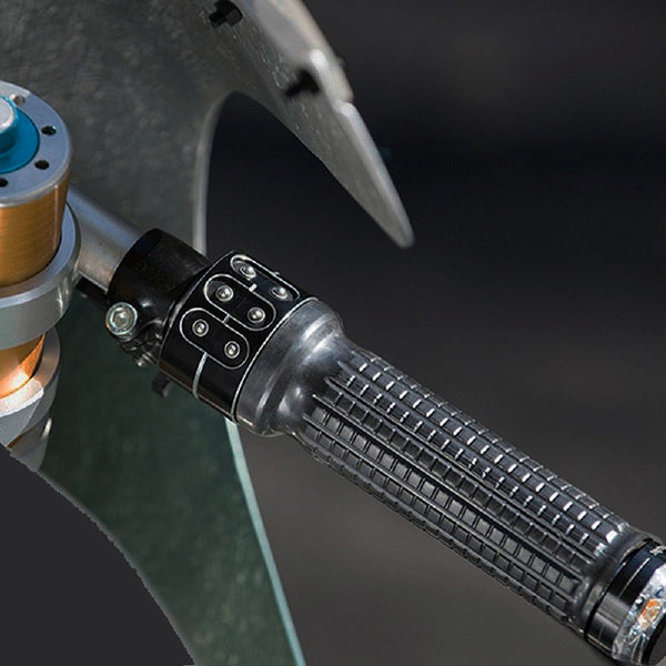 Easy to change: How to replace your motorcycle grips for a tiring ride.