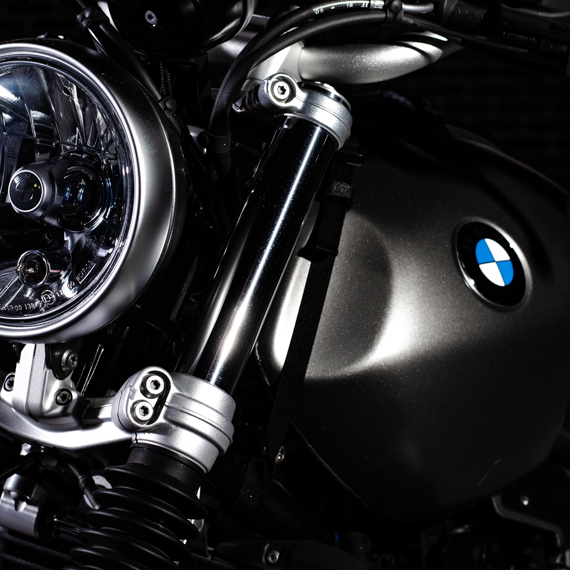 BMW R9T Plug & Ride instruments | motogadget
